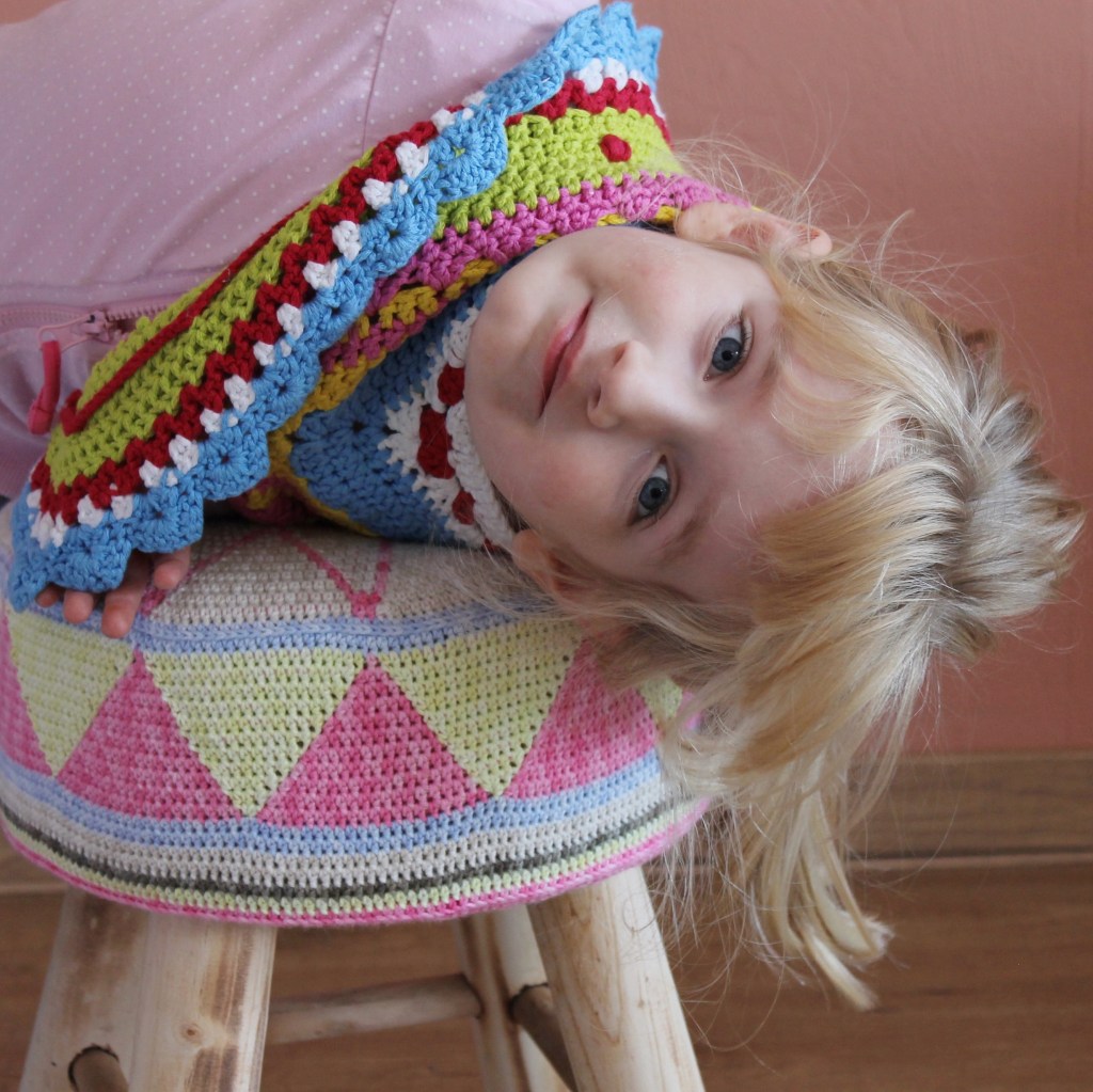 Ta-Da! It’s the Still Nameless Tapestry Stool! | MissNeriss